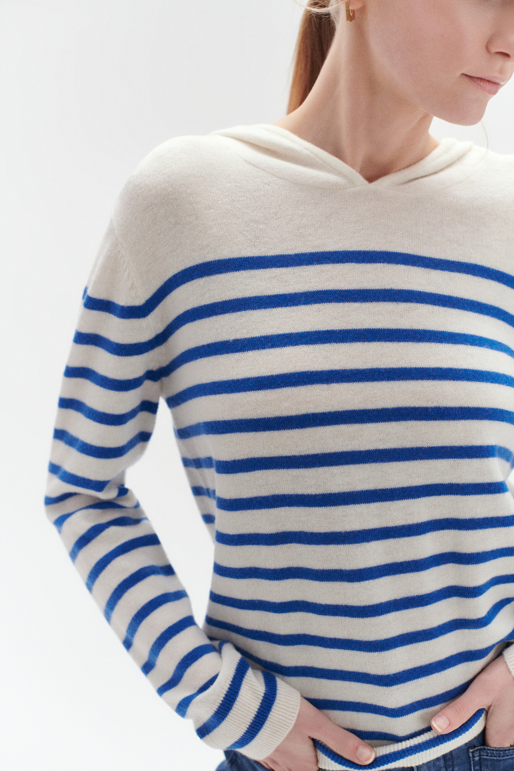 pull capuche leana bleu electrique femme | Caroll