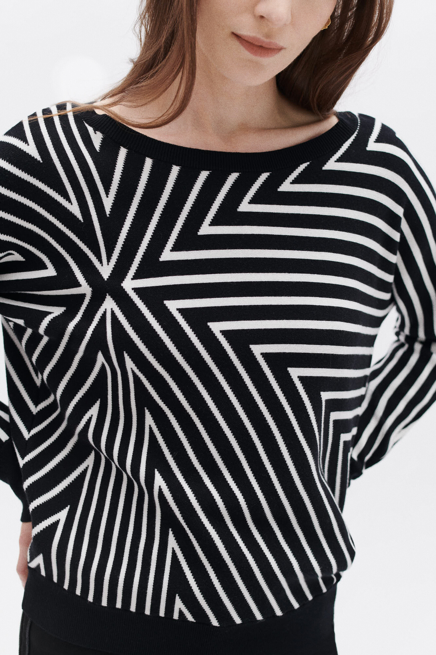 Malone sweater black woman