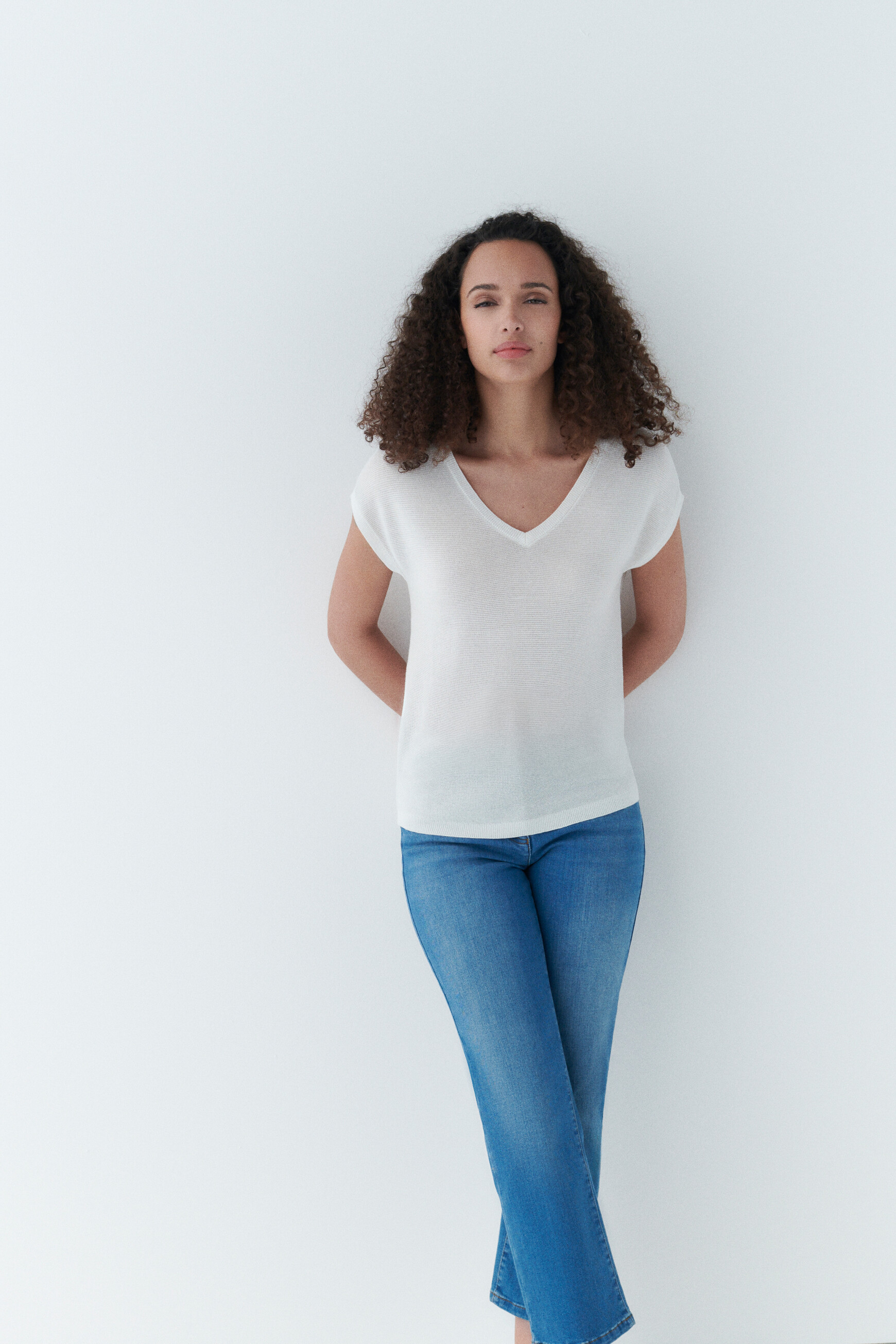 metissa jumper white woman