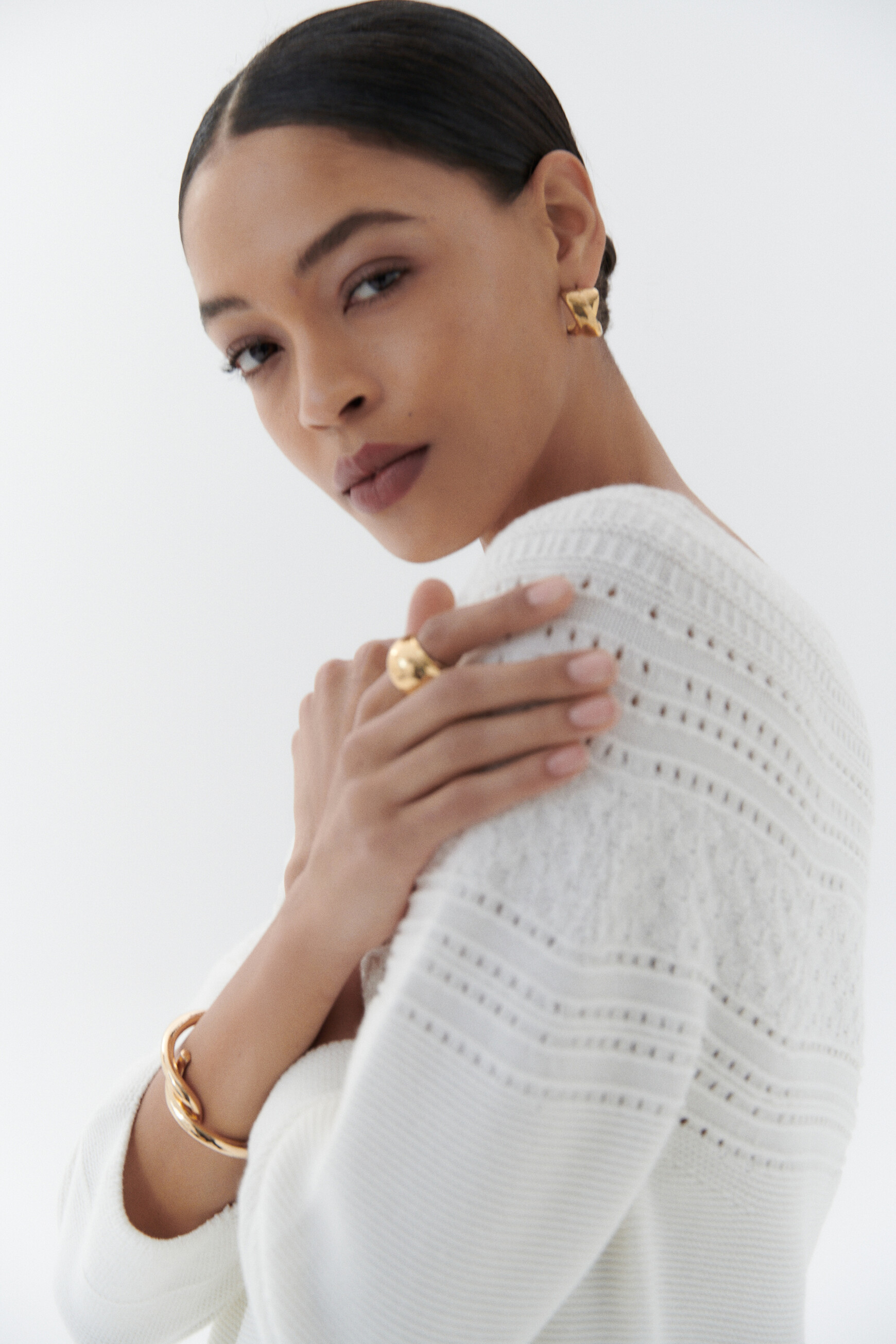 mira jumper white woman