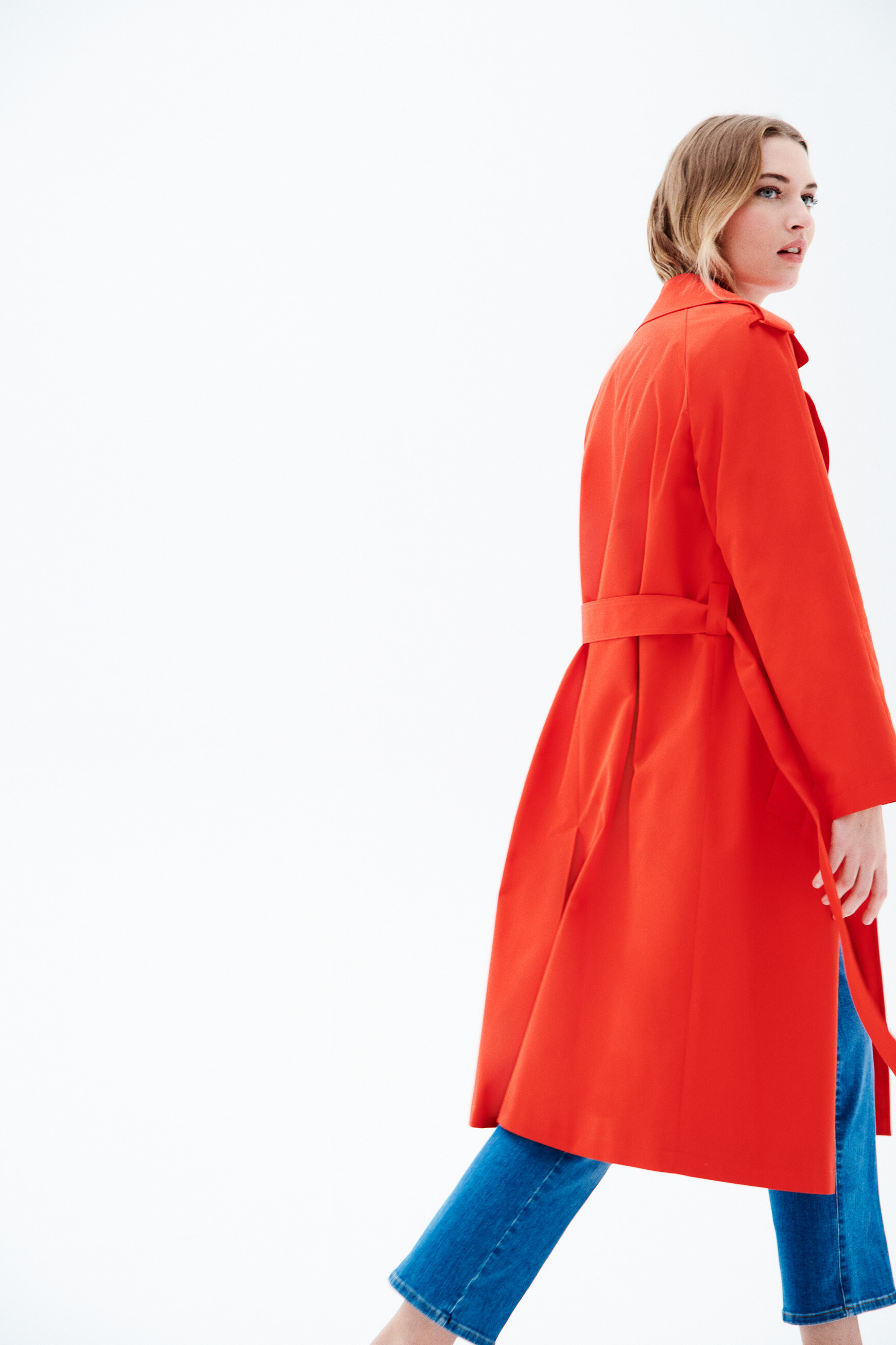 gtramontane trench coat red woman