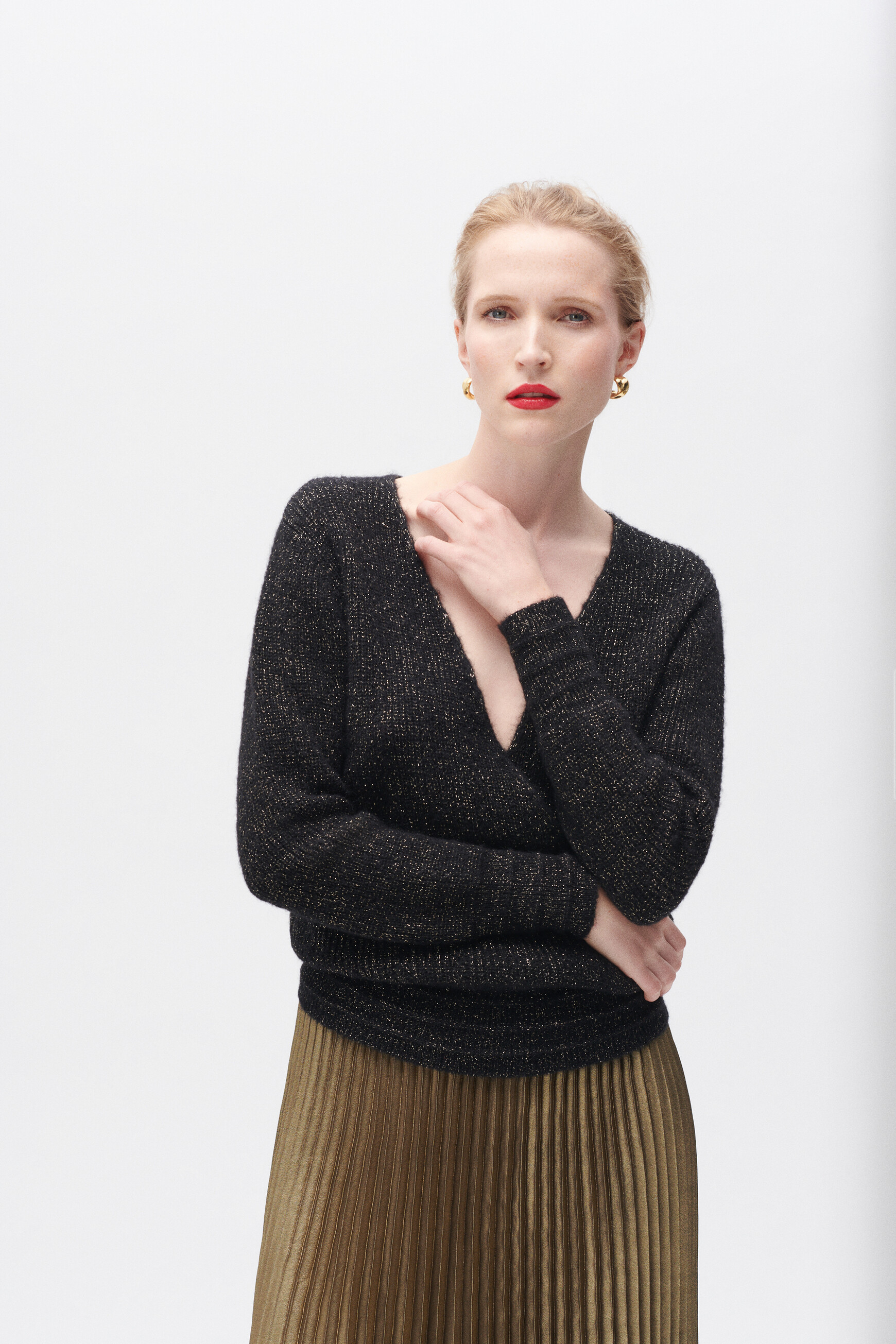 Monica sweater black woman