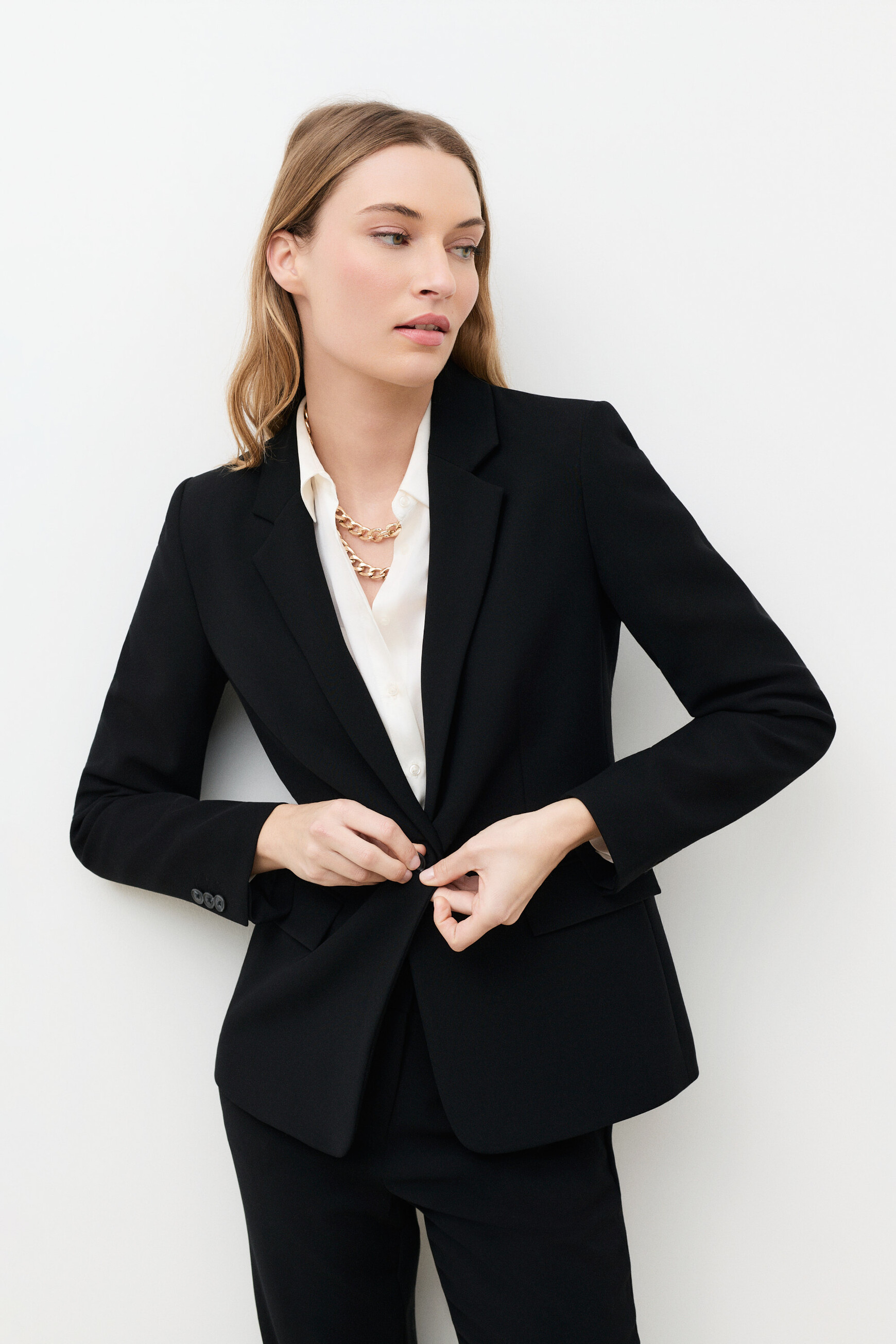 Vantea blazer black woman