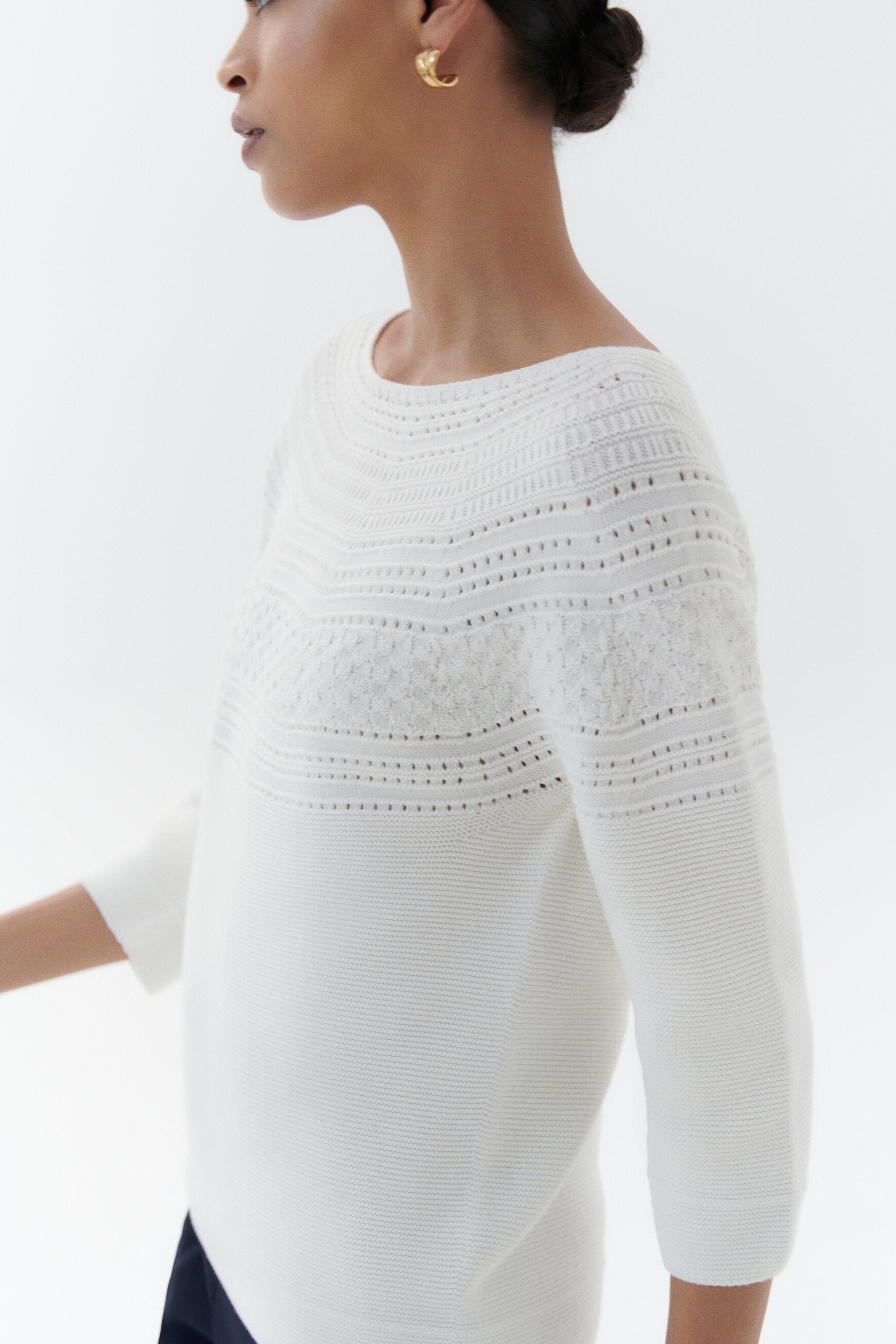 mira jumper white woman